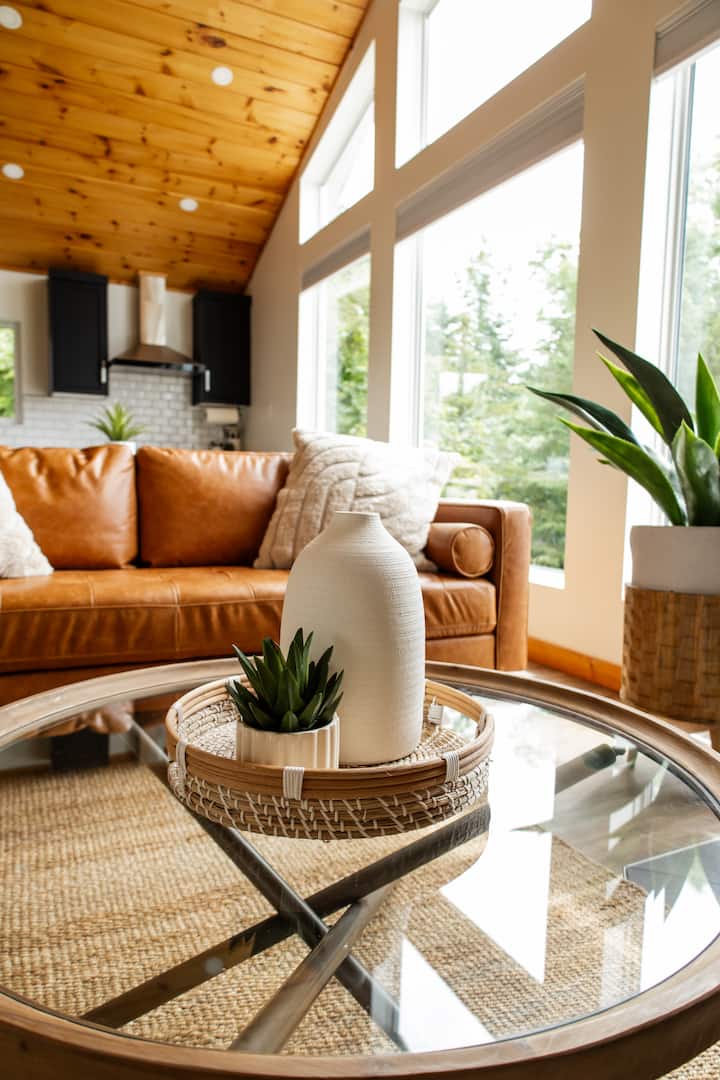 Wood/stone Cottage! Huge Swim Spa! Wood Fireplace! - St. George, Canada