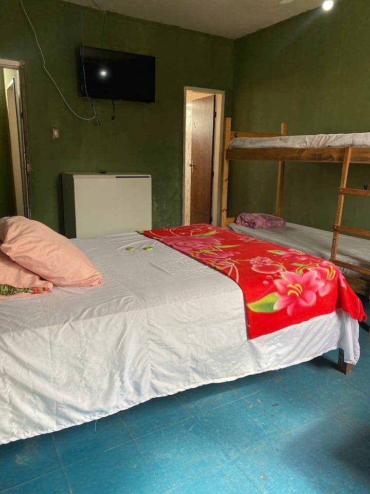 Quarto Para Grupo De 5 Pessoas - Sete Lagoas