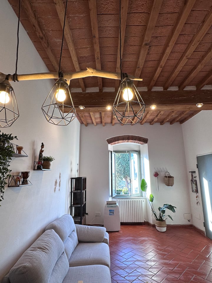 Cozy Apartment For 3-4 People With Private Parking - Livourne