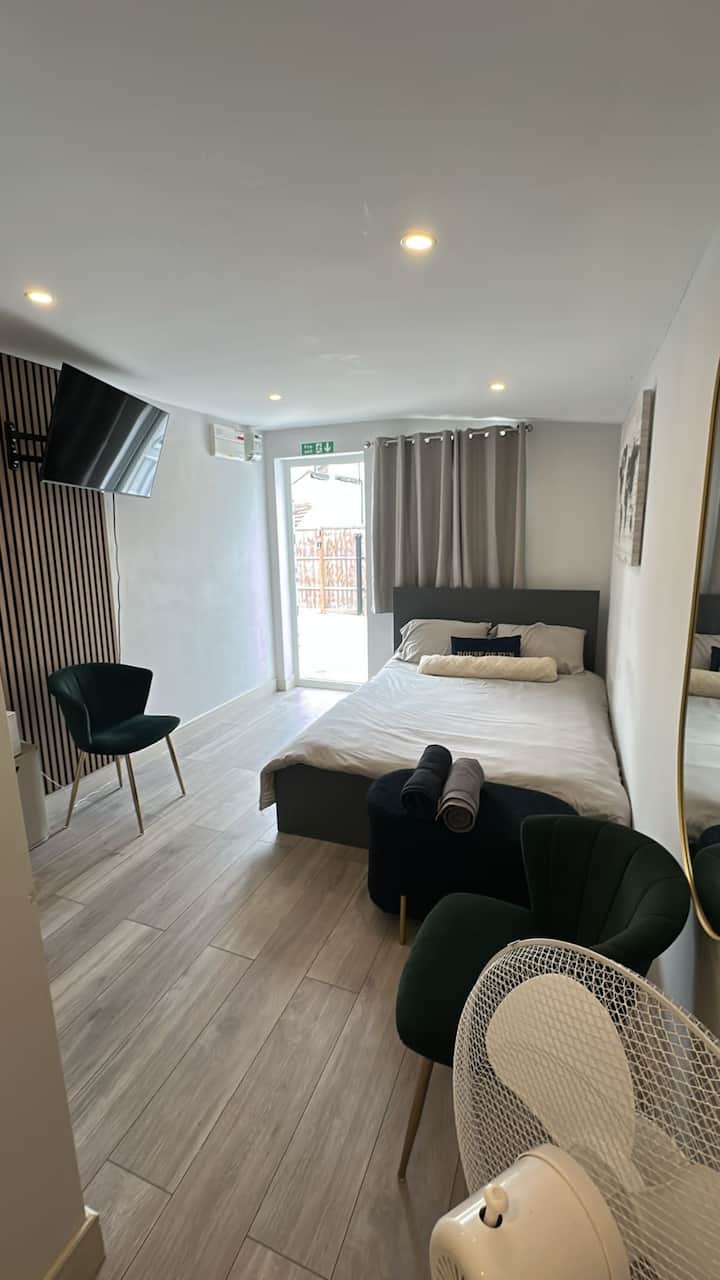 Smart Brigstock - Croydon