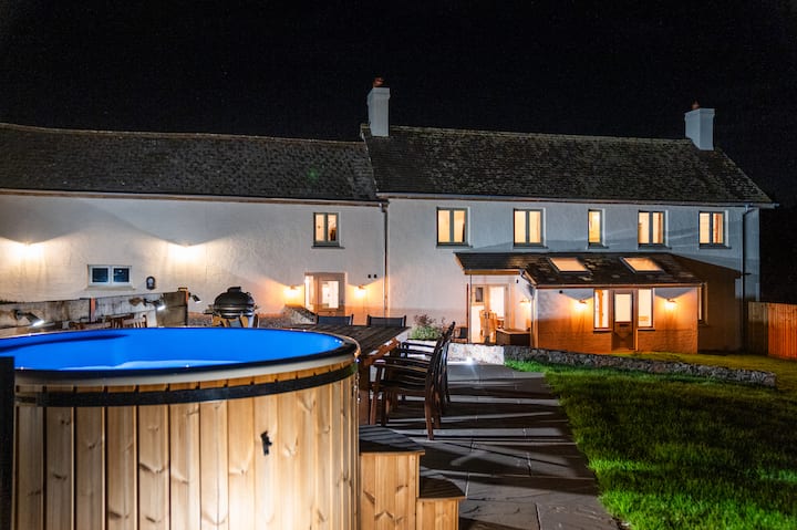 Luxury Devon Farmhouse Holiday Sleeps 13 - Buckfastleigh