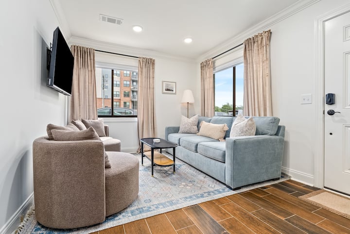 The Pearl Off Magnolia | Walk To Stadium & Campus - Auburn, AL