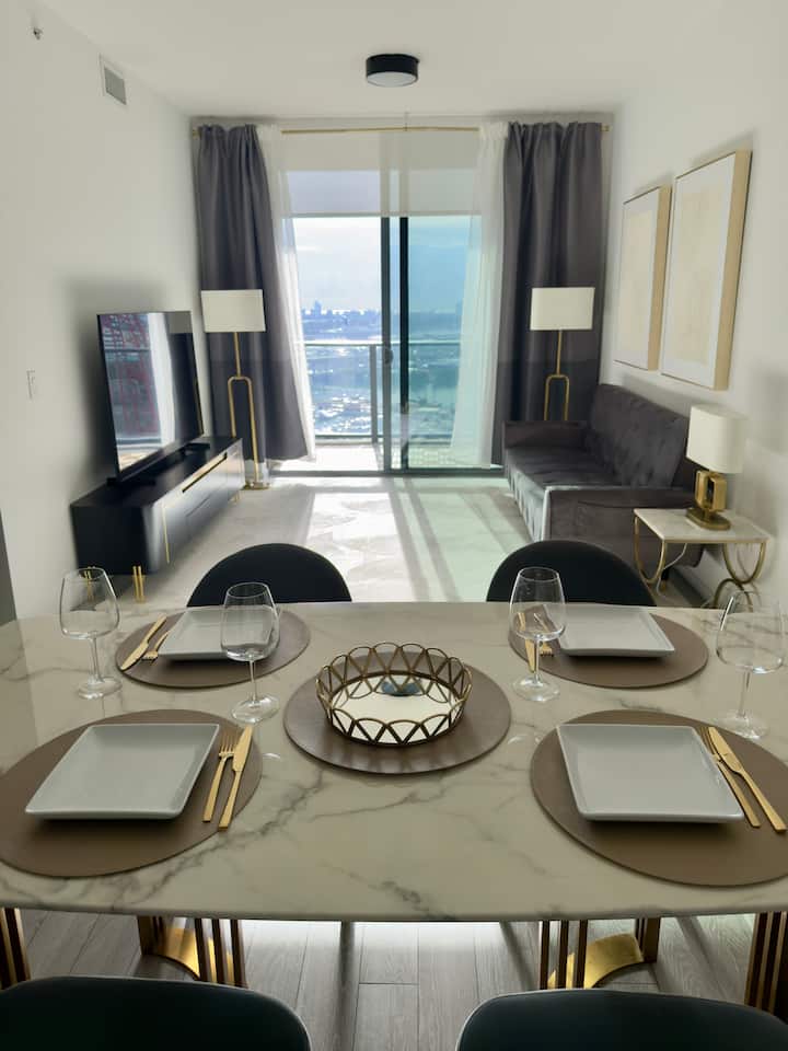 Luxury Apartment • Miami Heart - Miami, FL