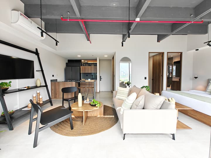 Industrial Flat | Balcony | Open Kitchen | Ac - Medellín