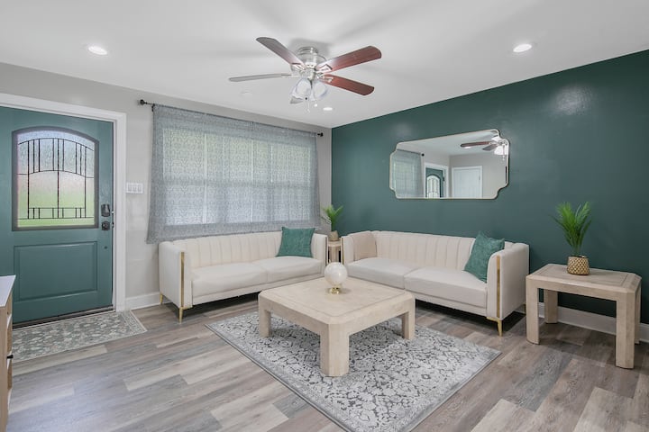 Carolina Charm Cottage - 페이엣빌
