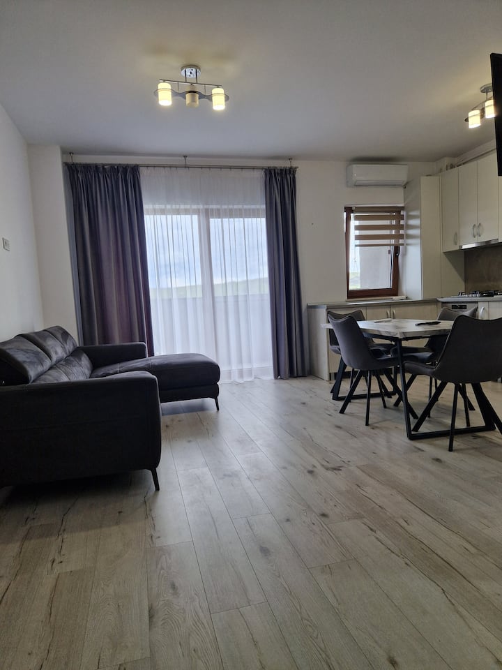 îNchiriez Apartament - Județul Bistrița-Năsăud