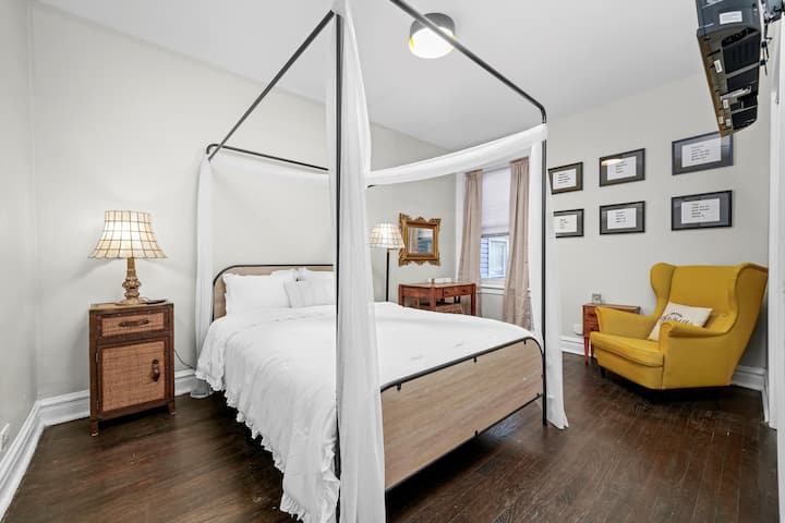 Lyn 3b| Private Rm In 3br Logan Sq Condo | Hs Wifi - Chicago, IL