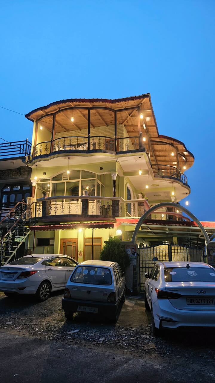 Sunset Nest-2 Rooms With Balcony - Mukteshwar