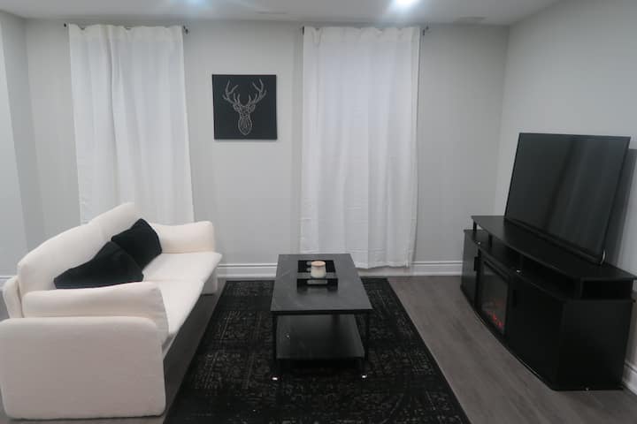 The Hideaway - Cozy 2br Suite With Laundry - Brantford, ON