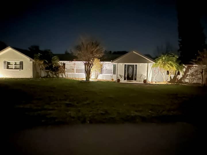 Sweet Home Near The Lake! - St. Cloud, FL