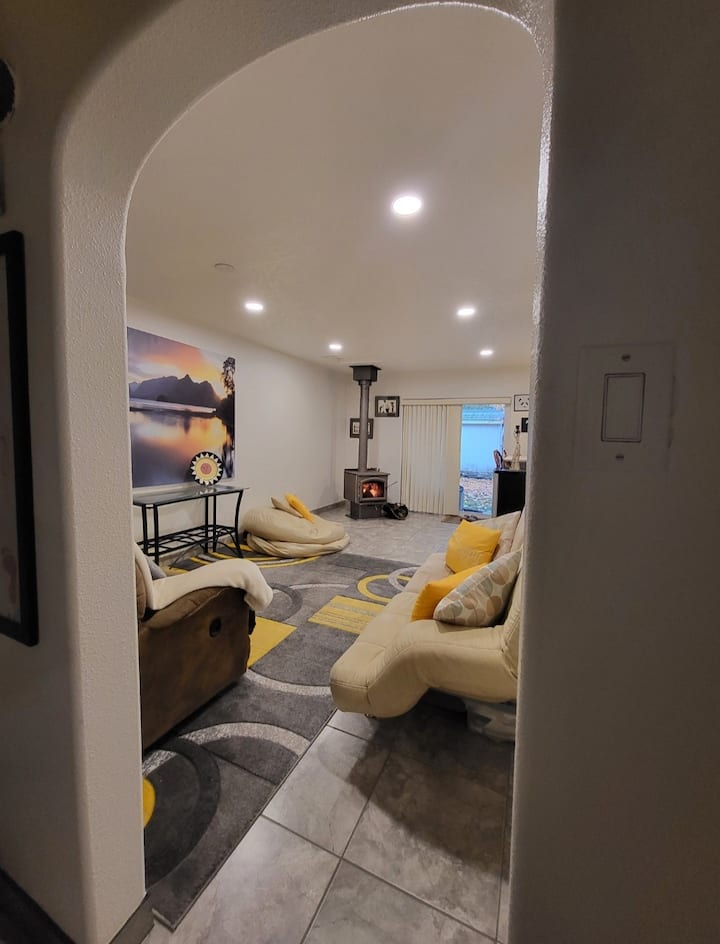 Kesa Cozy Palace (Golden) - Salem, OR