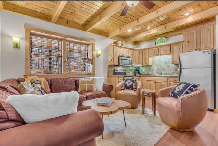 Mountain View Lodge - Smithville, TN