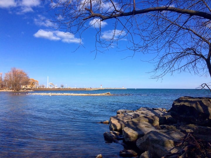Home 5 Minutes To Water In Beautiful Oakville - Burlington