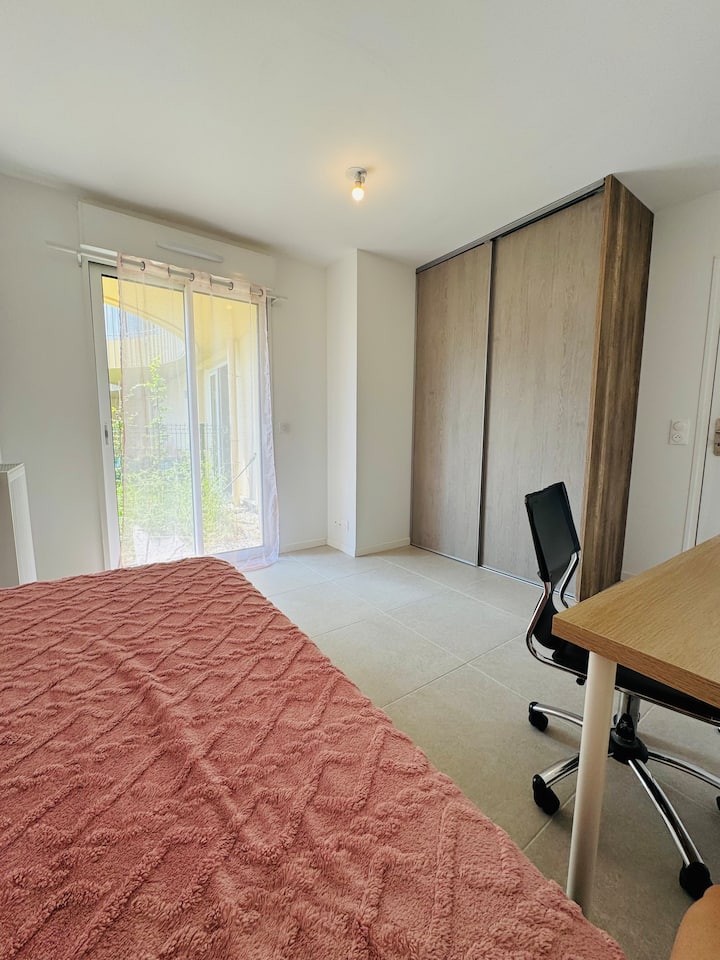 Chambre Privée Cosy Vue Jardin – à 2 Pas De Paris - Vitry-sur-Seine