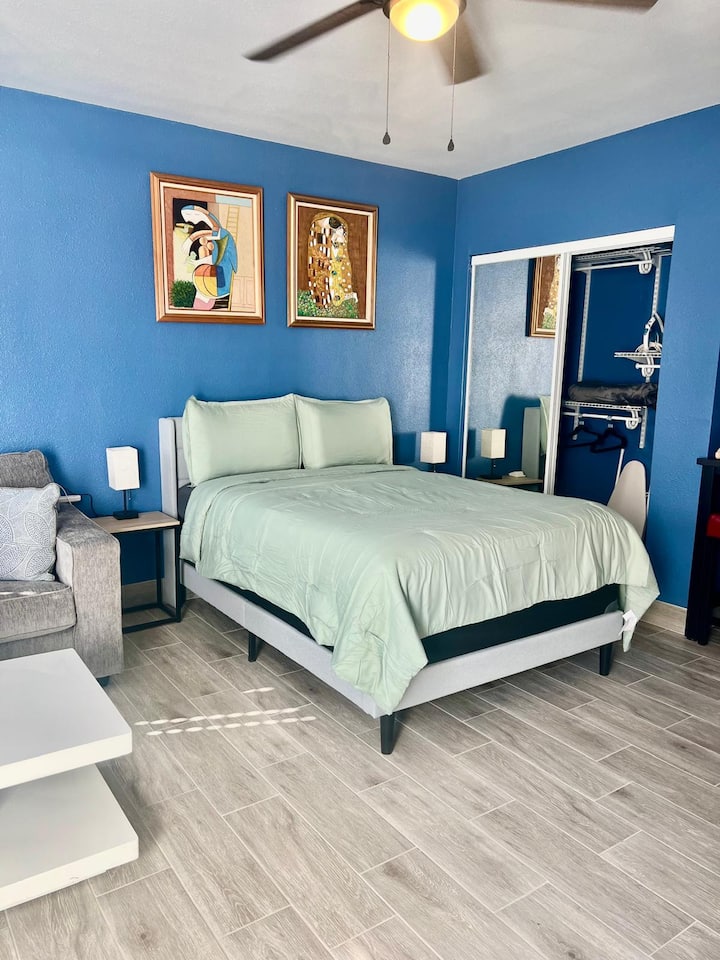 Attractive And Cozy Space - North Las Vegas, NV