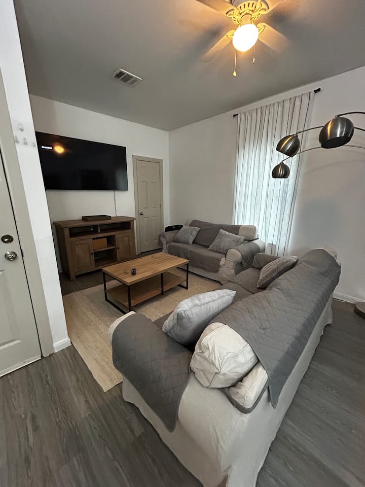 Cozy Apartment Home In Fresno - Pearland, TX