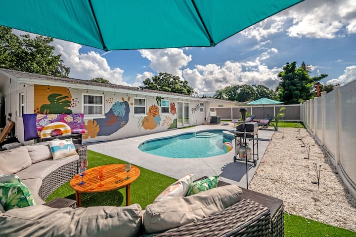 Heated Pool, Putting Green, Sleeps 8 - Palm Harbor, FL