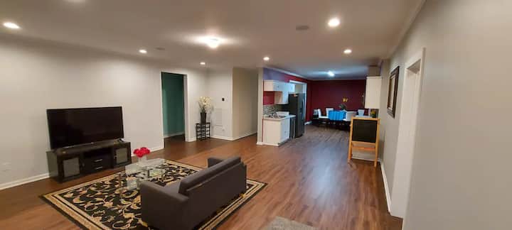 Roomy 2 Bed 2 Bath Basement- Host In Main House - Elgin, SC