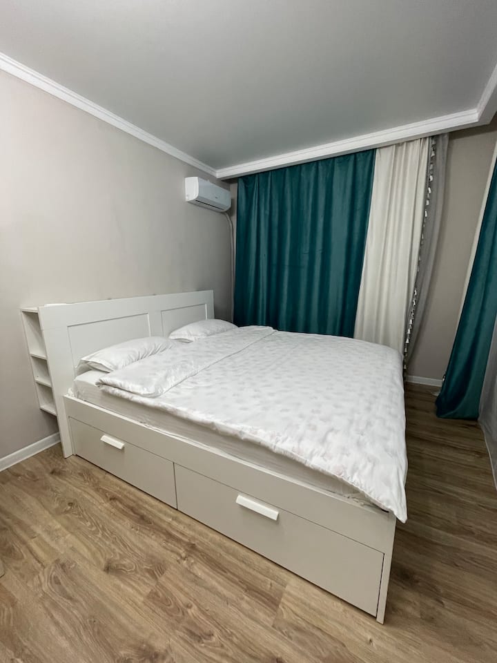 Большая и тёплая квартира Mega (до 7-12 персон) - Kazakhstan