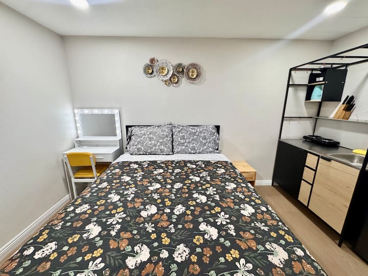 Free Parking Private Entrance C-e - Rosemead, CA