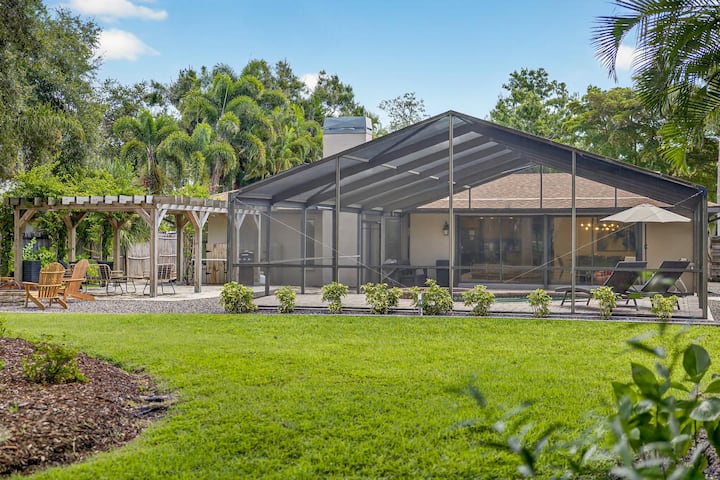 Moon Luxury Home •Free Heated Pool - Sarasota, FL