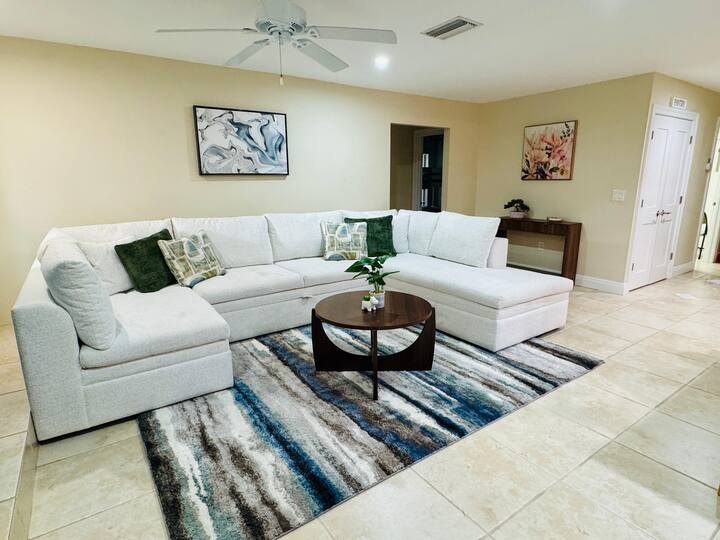 Moon Luxury Home - Sarasota, FL