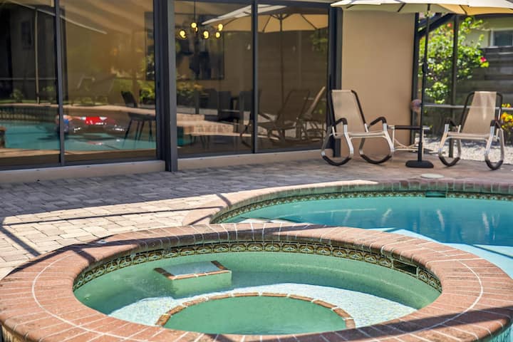 Moon Luxury Home - Sarasota, FL