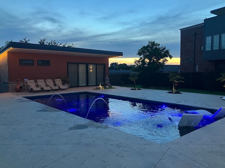 Pool House Cabin - Edmond, OK