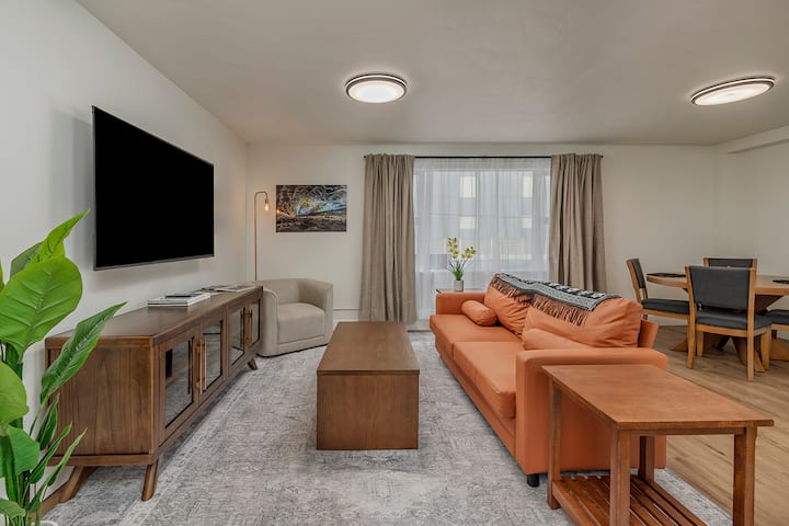 Downtown 1 Bedroom Flat W/ Views - Anchorage, AK