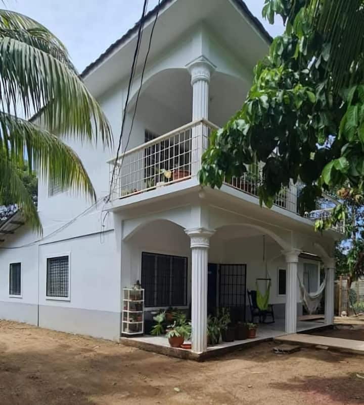 Cálido/familiar - Trujillo, Honduras