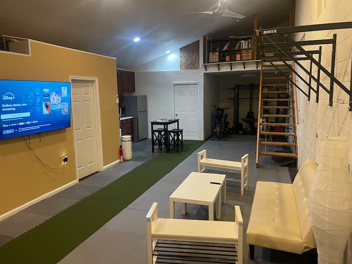 Creative Home With Full Gym - Alexandria, VA