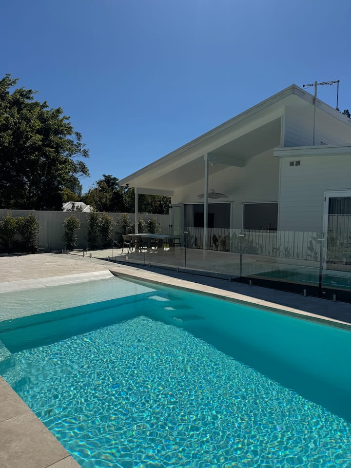 Villa Luce - W/heated Pool - Australia Zoo, Beerwah