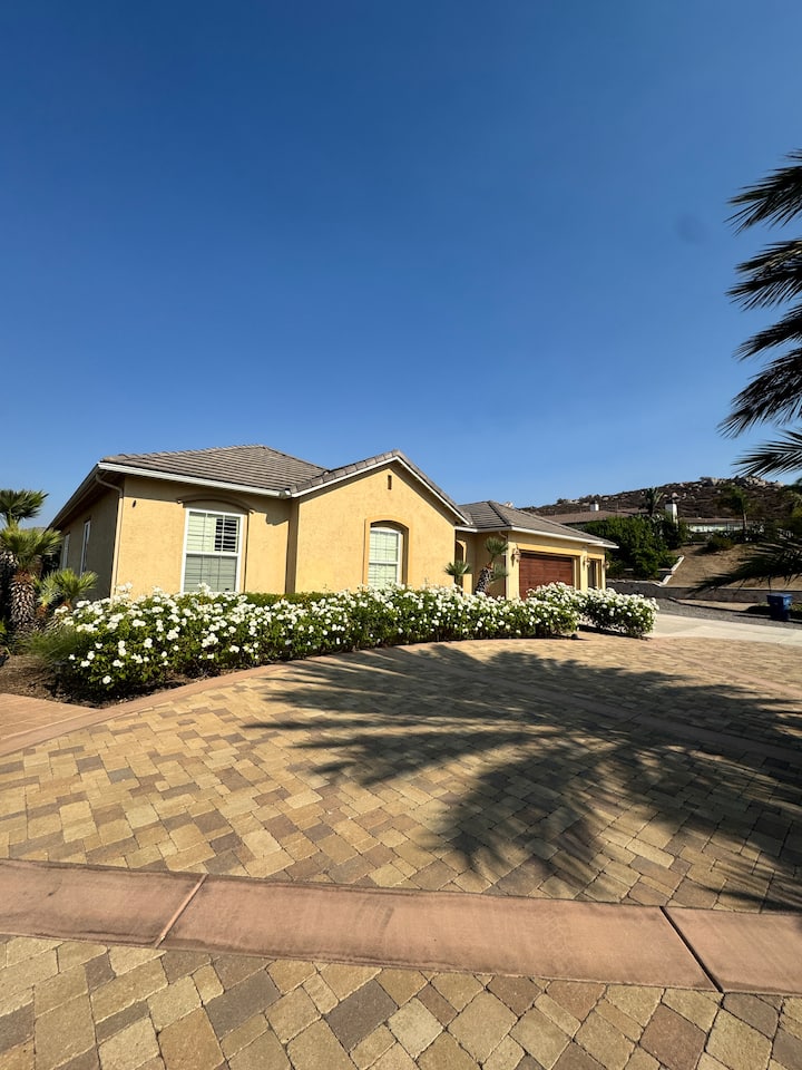 Hilltop Home With Scenic View - Riverside, CA