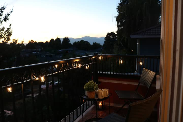 *New* Cozy Home W/mountain View - Vancouver