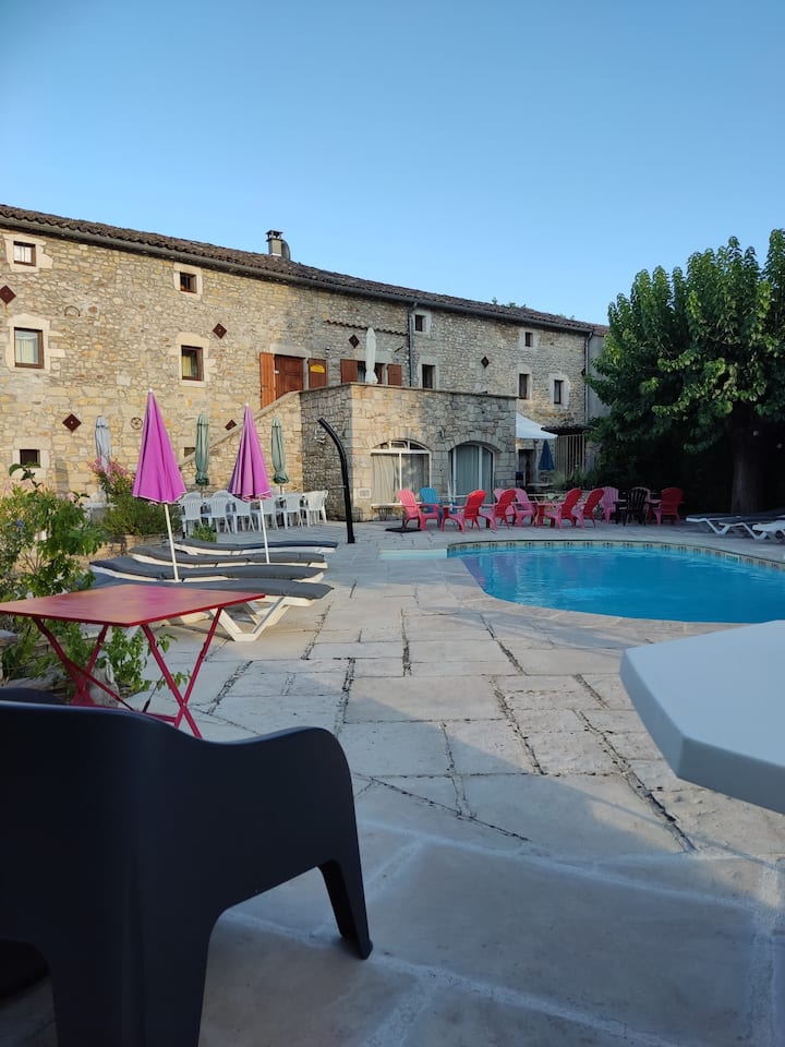 Gite Olivier Piscine Partagée - Ardèche