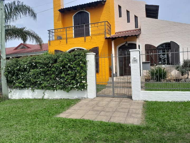 Muy Amplia Casa Iluminada. Con Acceso Lateral - Concordia