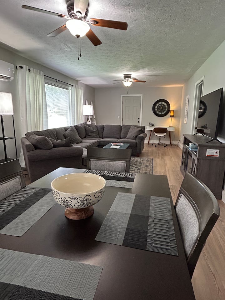 The Ecusta Tandem Lodge - Unit 2 - Hendersonville, NC