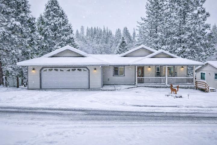 Yosemite Winter Retreat • Cozy Gas Fireplace/wifi - Groveland, CA