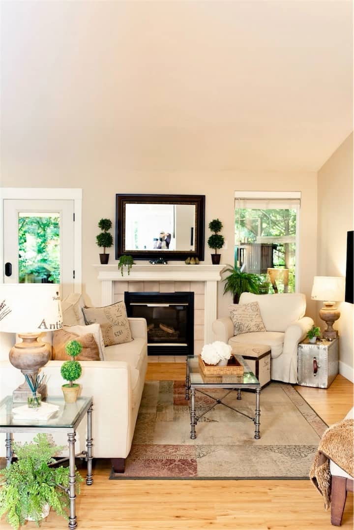 The French Country -Oasis With Private Lake Access - Lake Marcel, WA