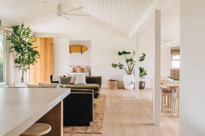 Surfside Bungalow - Honolulu, HI