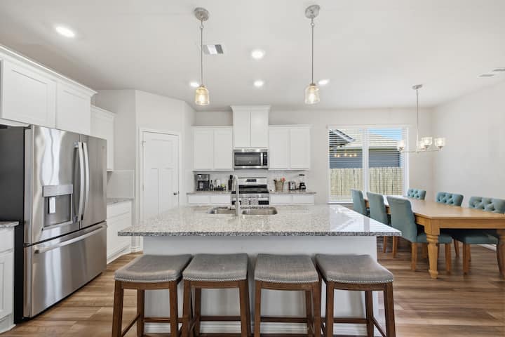 Modern 3br Near Tamu & Hospitals - College Station, TX