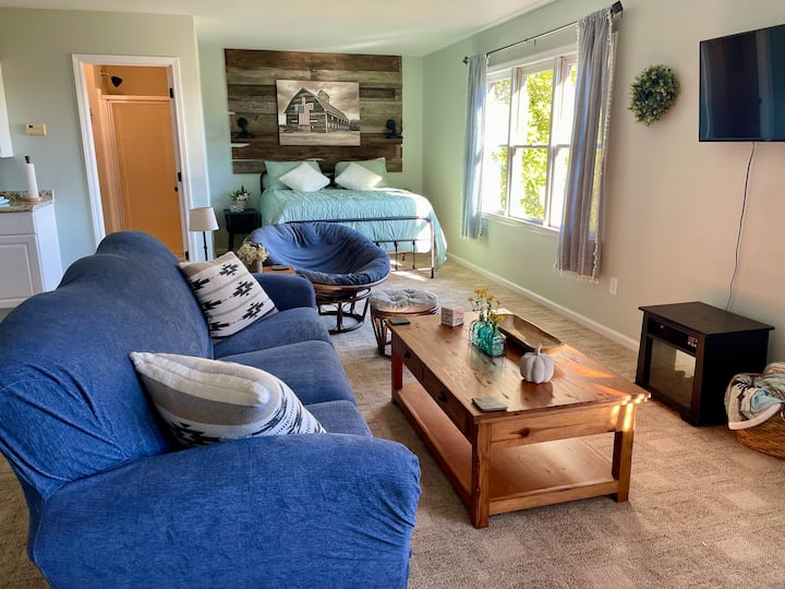 The Farmview Loft
Tigerville/travelers Rest, Sc - Lake Robinson, SC