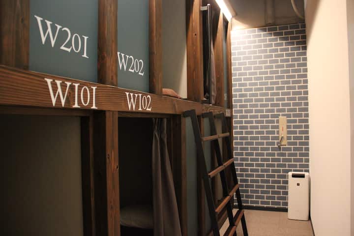 女性用ドミトリー[立ち飲みBar併設/無料朝食付] - Matsumoto