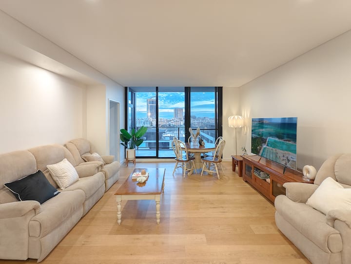 Modern Comfort In A Waterside Lifestyle Hub - Parramatta