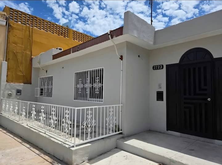 Casa Con 6 Habitaciones En Playa Norte - Mazatlán