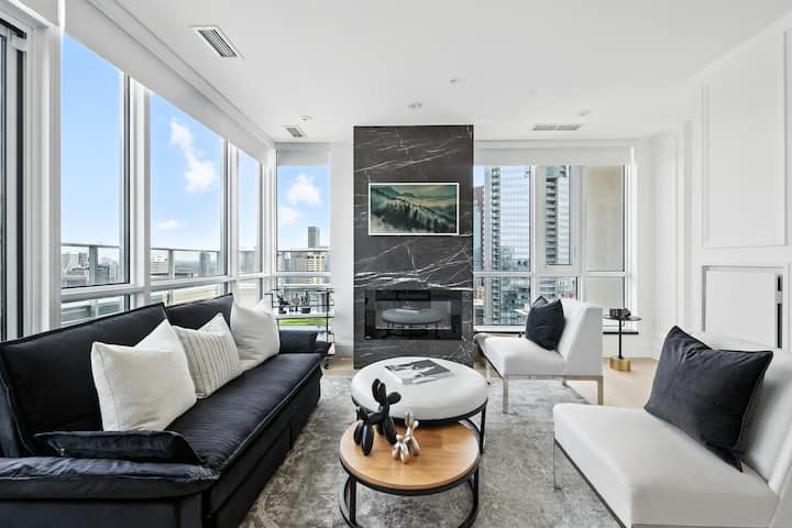 Rare One Of A Kind Sub-penthouse + Parking - Toronto