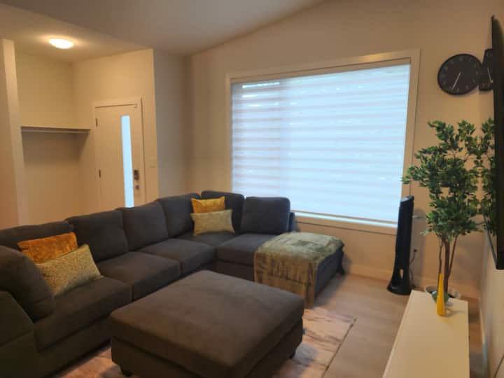 Brand New 3 Bed Luxe Suite - Edmonton