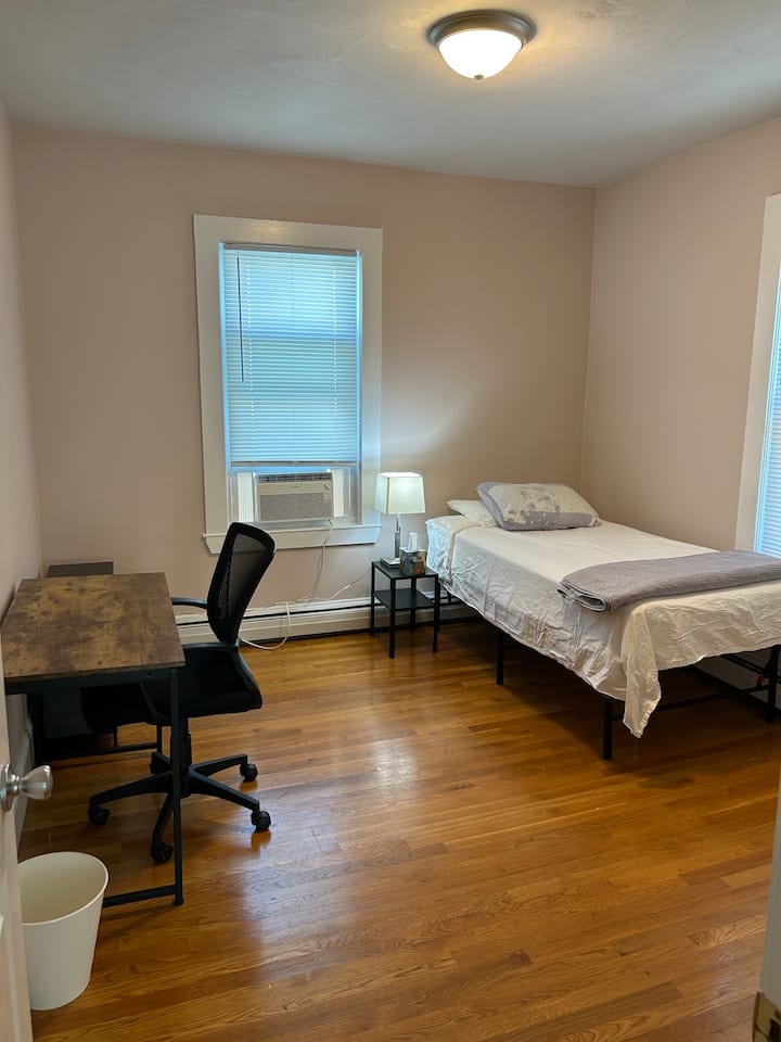 Norwood 2 Bed 1 Bath Deleaded Apt Pkg Laundry - Norwood, MA