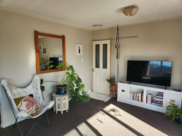 Sunny Home With Sauna, Taupo - Taupō