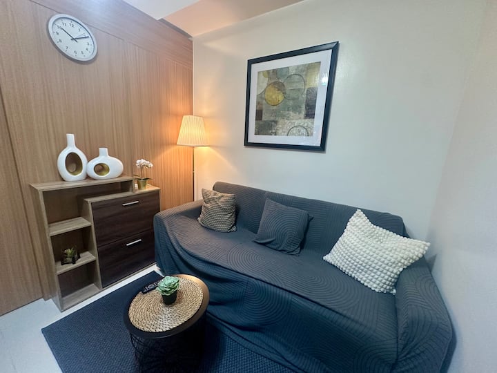 Home-style Makati Condo W/ Balcony| Wi-fi & Pool - 마카티